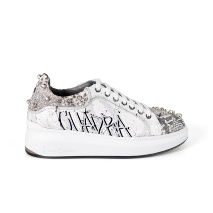 Pandora sneakers store
